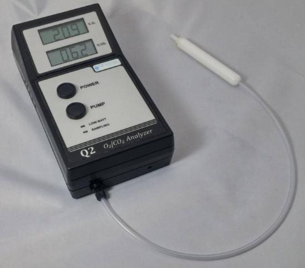 Máy đo nồng độ O2 và CO2 trong bao bì đóng gói thực phẩm Model 902D Hãng Quantek- Mỹ